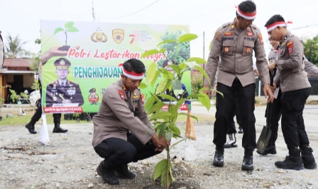 Polri Lestari Negeri, Polres Poso dan Jajaran Tanam 600 Pohon - DETAIL73